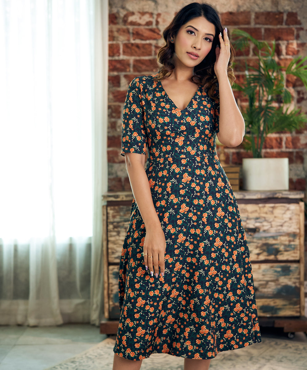 Elegant Swing Waistline Statement Dress – Zigzag