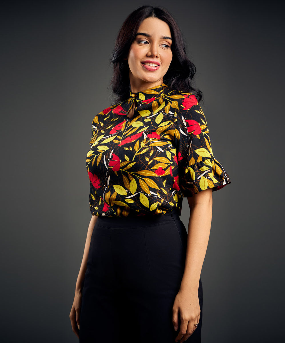 Mock-Neck Ruffle Cuff Print Top – Zigzag