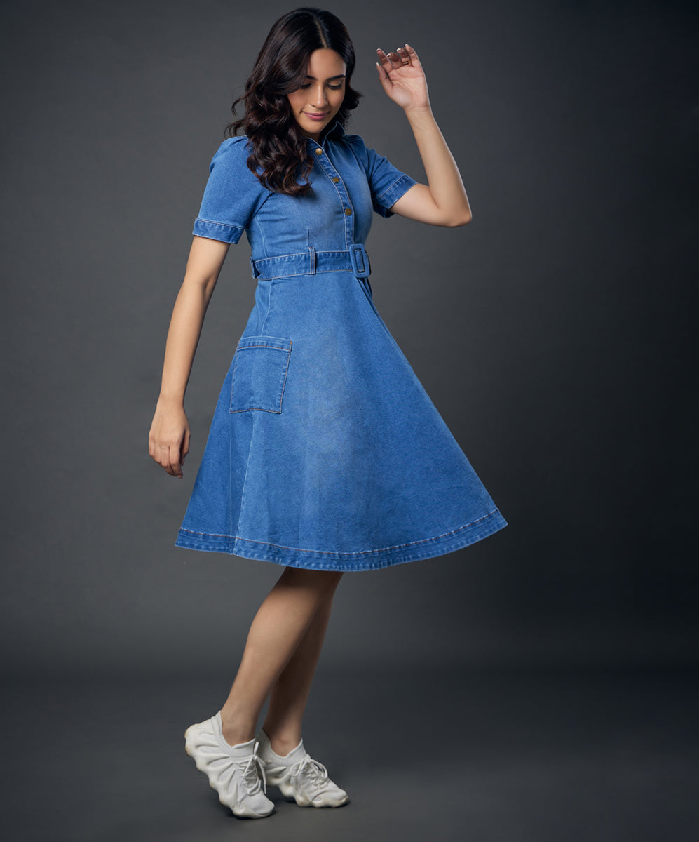 Classic Collared Denim Dress With A Belt – Zigzag