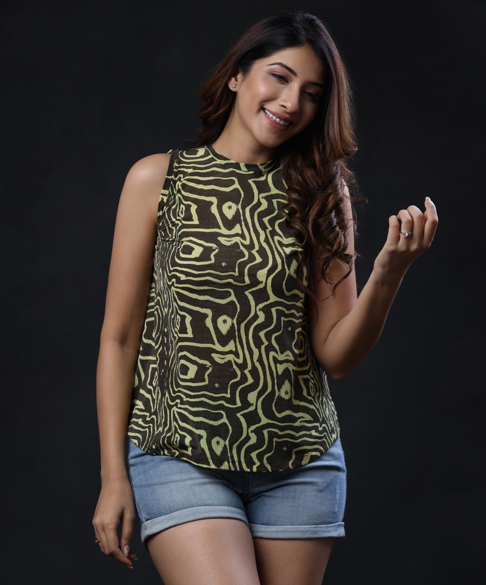 Sleeveless Flared Printed Tank Tee – Zigzag
