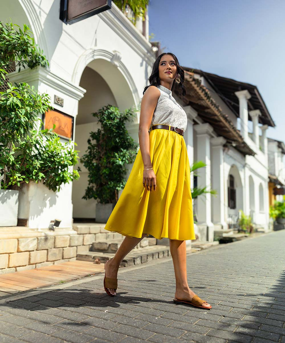 High Neck Sleeveless Cutlon Top – Zigzag