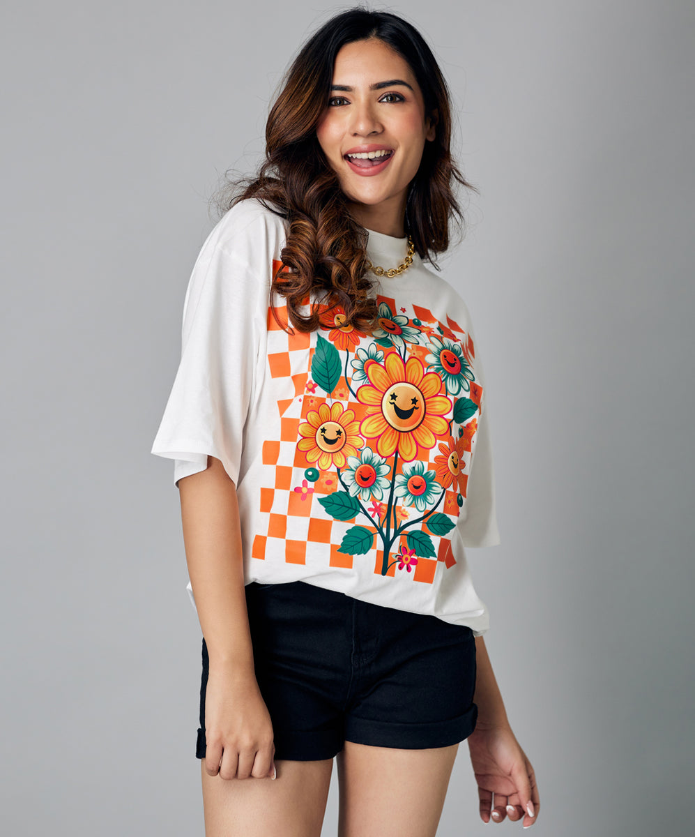 Oversize White Happy Flower Tshirt – Zigzag