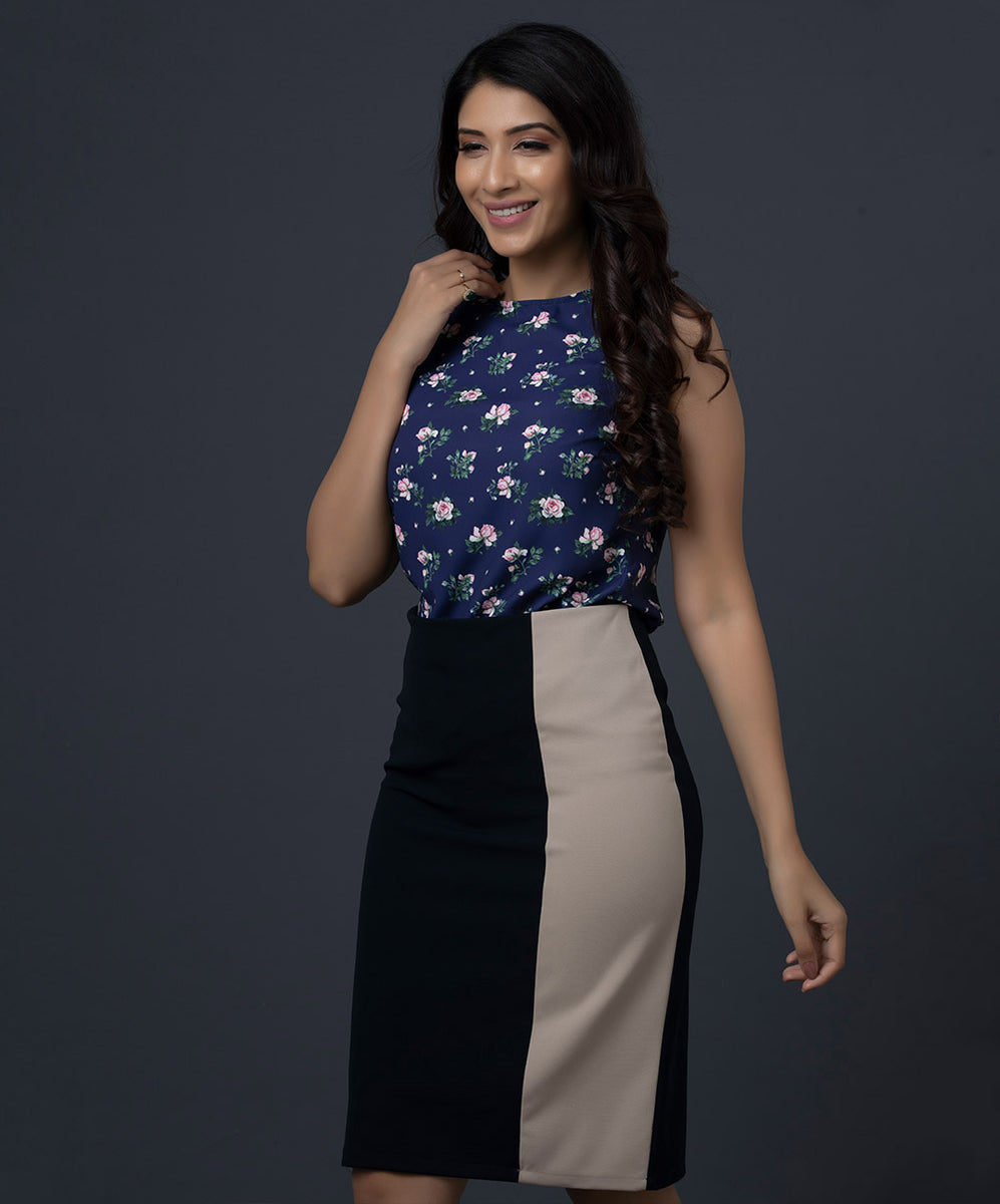 Blue Base Rose Bud Printed Top – Zigzag